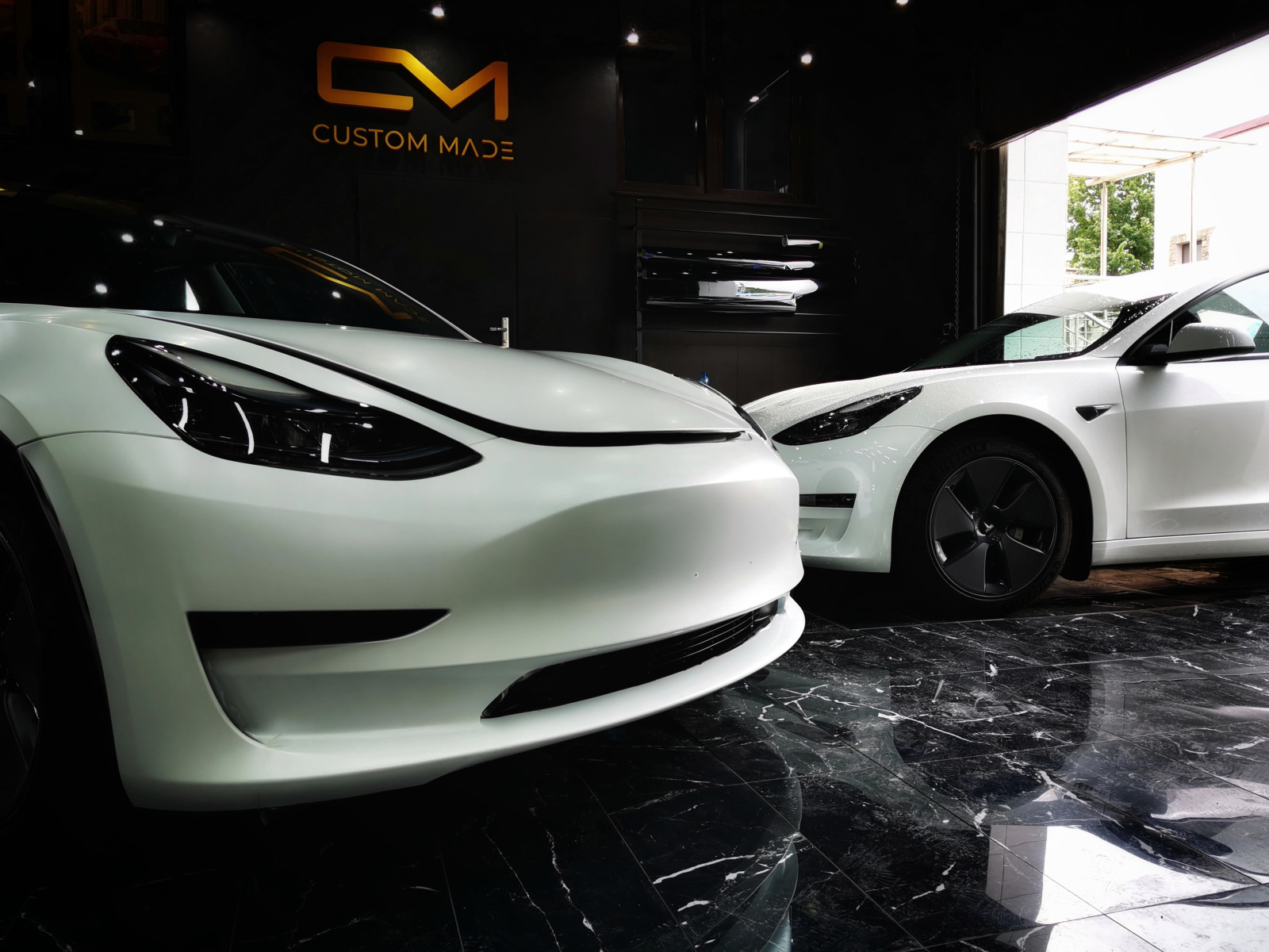 Jak zadbać o swoją Teslę? Zobacz kompleksowy poradnik!